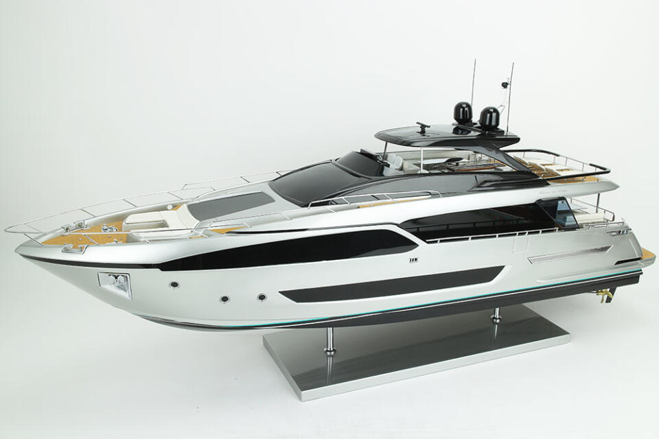 Offizielles Modell Riva Argo 90' Regal Silver