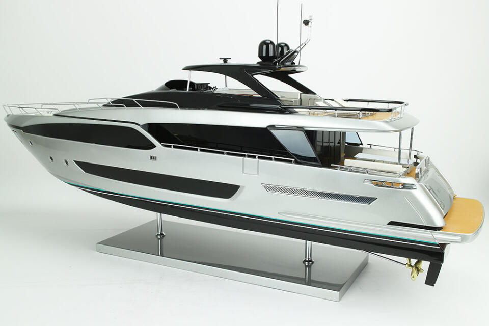 Offizielles Modell Riva Argo 90' Regal Silver