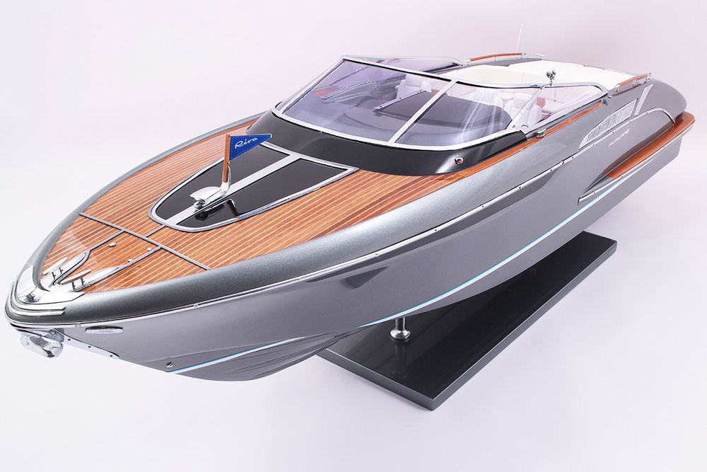 Offizielles Modell Riva Rivamare (Grey Shark)